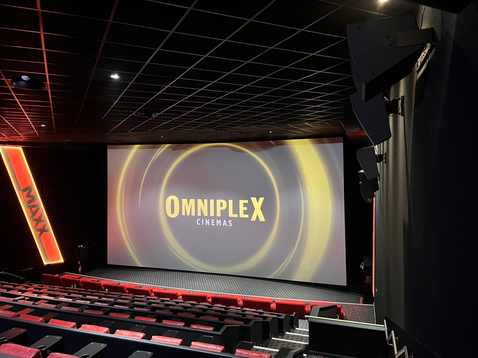 Hugo SR Lights Up the OmniplexMAXX Screen at Omniplex Birmingham - Celluloid Junkie